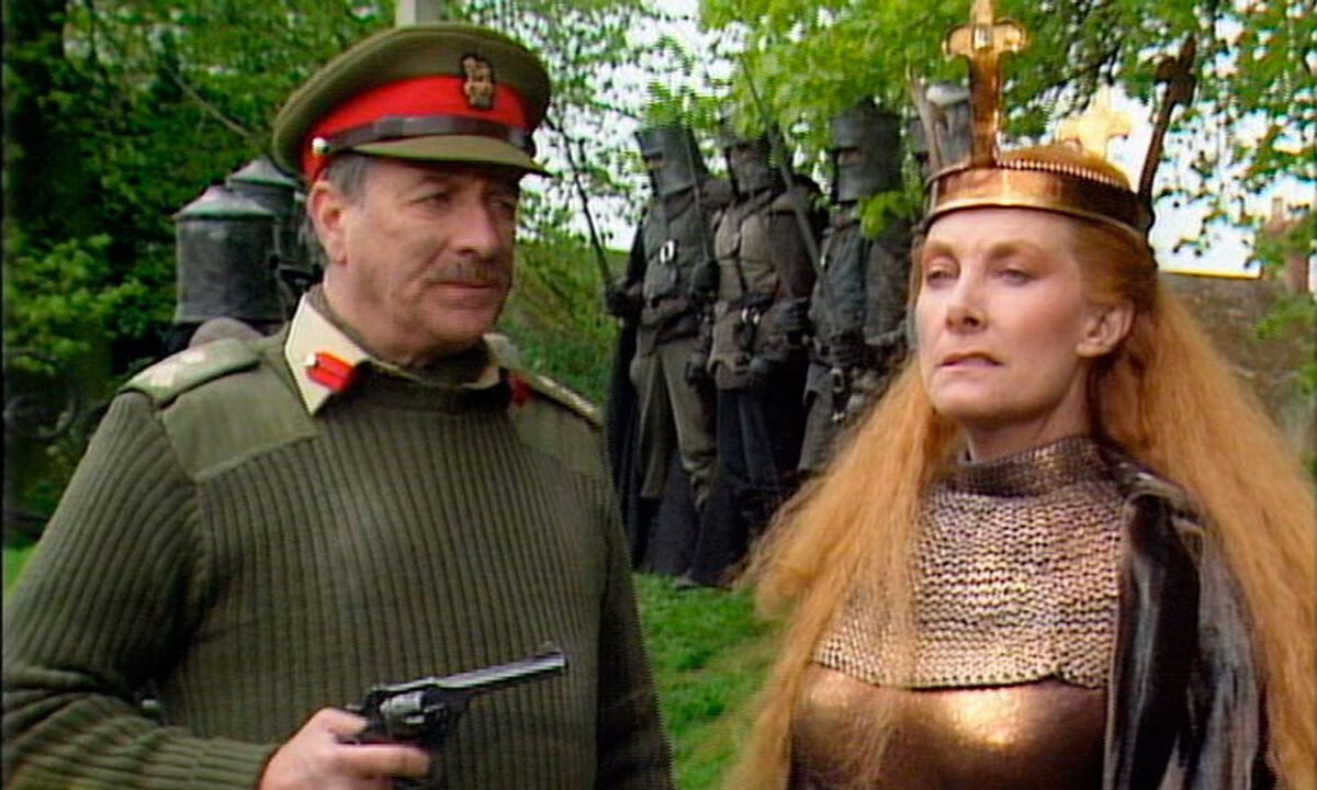 C156 Battlefield - Who Back When | A Doctor Who Podcast